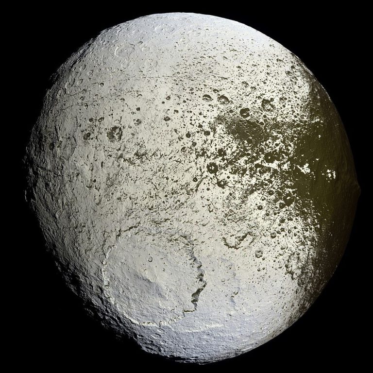 22 Interesting Facts about Iapetus Moon - World's Facts