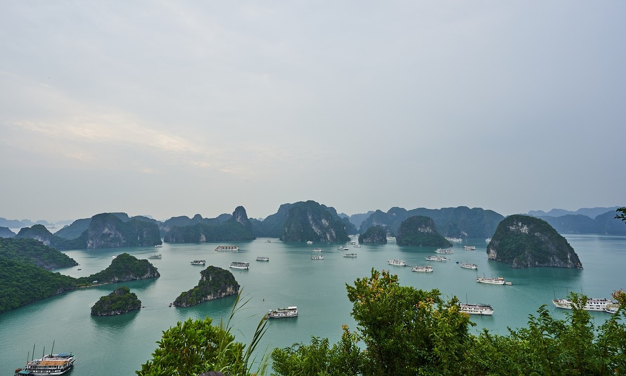 37 Interesting Facts about Halong Bay - World's Facts